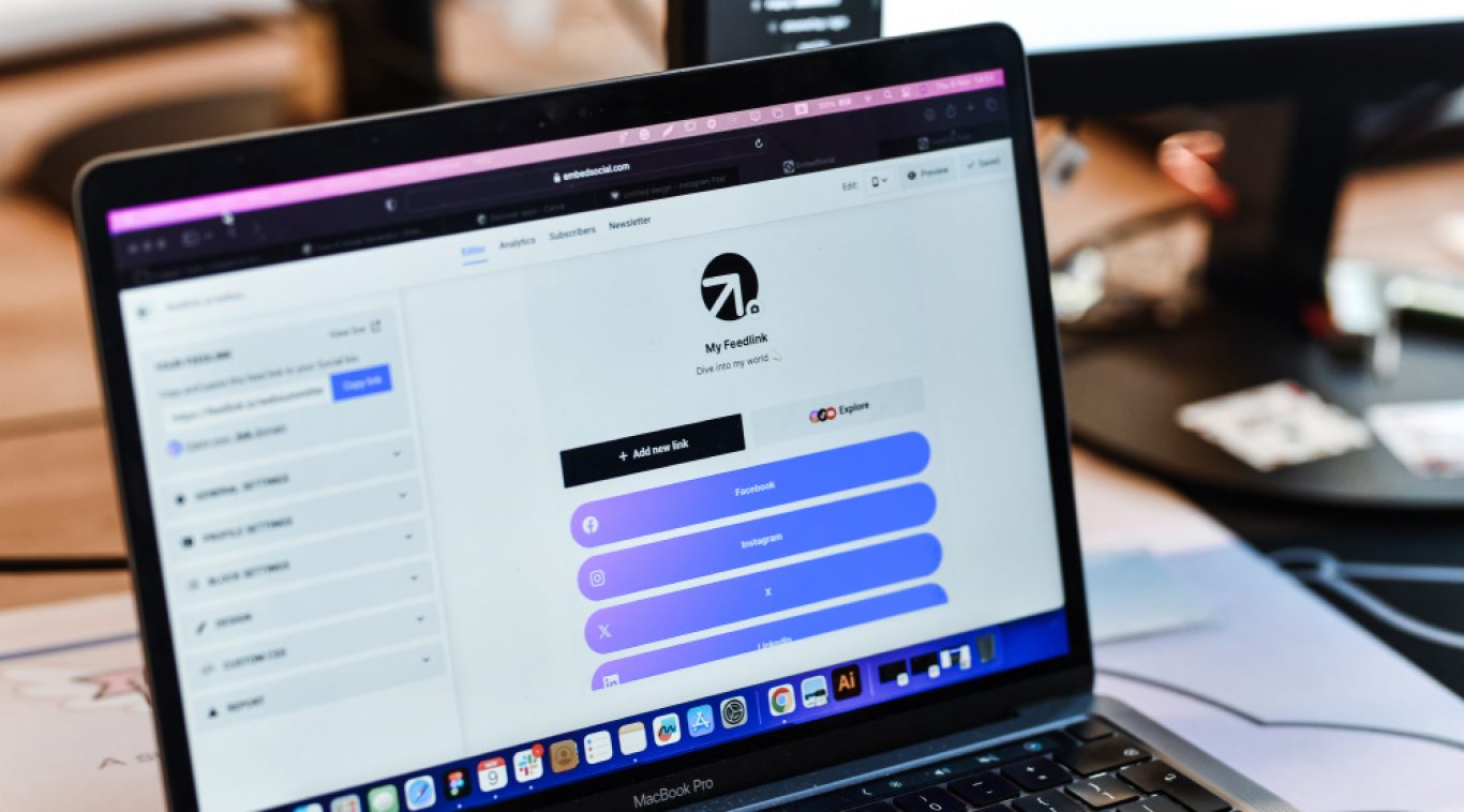 How to Make a Small Business Website in 2024